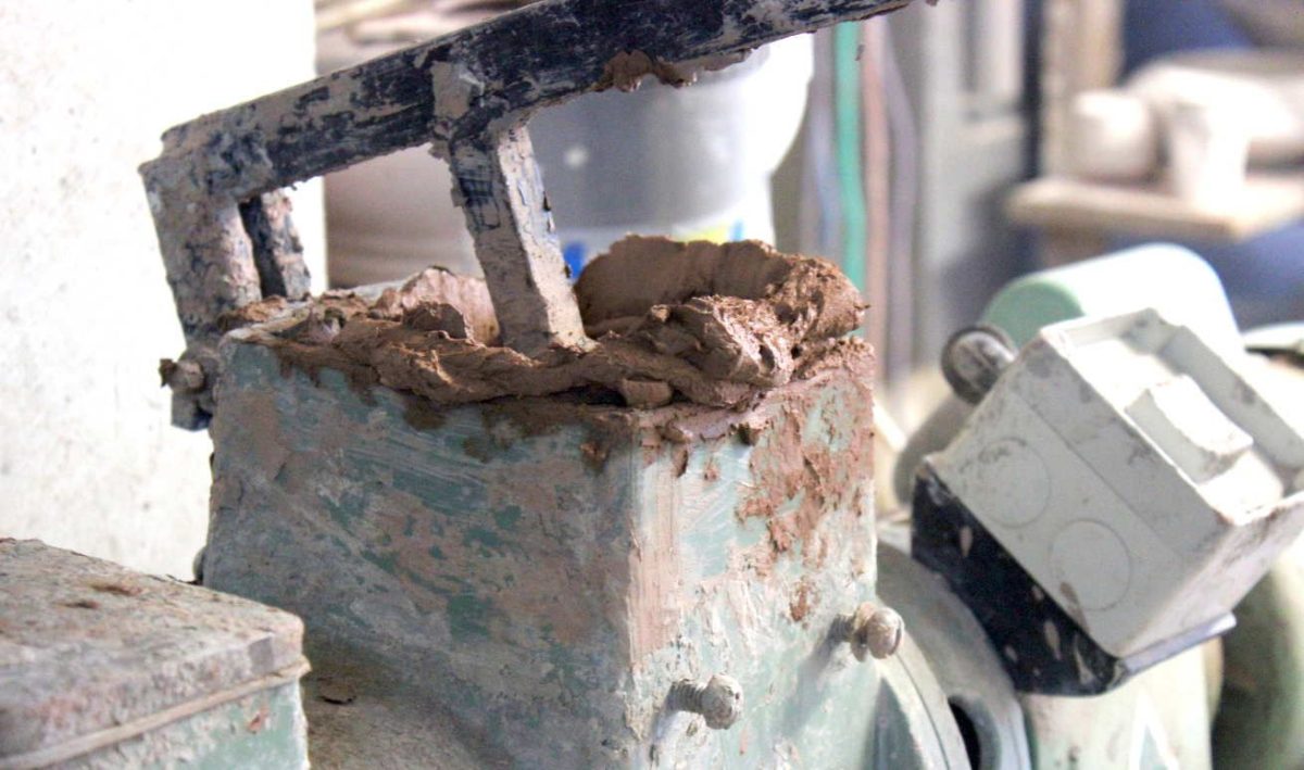 The crucial role of water in ceramics - Formation potier céramiste ...